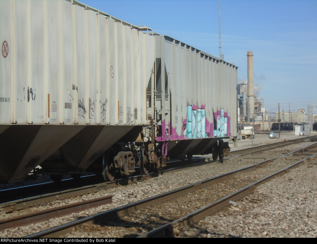 BN 7096 NS 2802 Heading West last Cars across Diamond